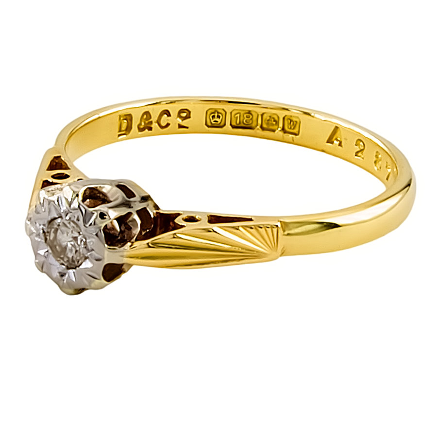 Second hand 18ct gold Vintage Diamond solitaire Ring size M